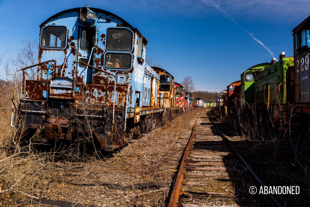 Conrail 8883 EMD SW7 - Abandoned
