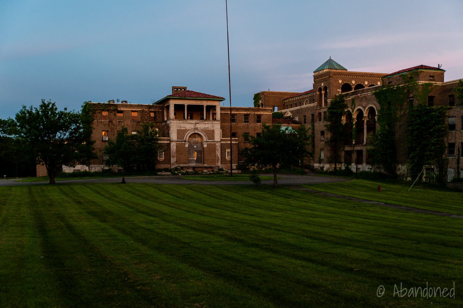 Molly Stark Sanatorium - Abandoned