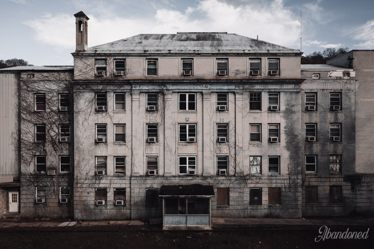 Exploring the Old Hospital on College Hill - Abandoned