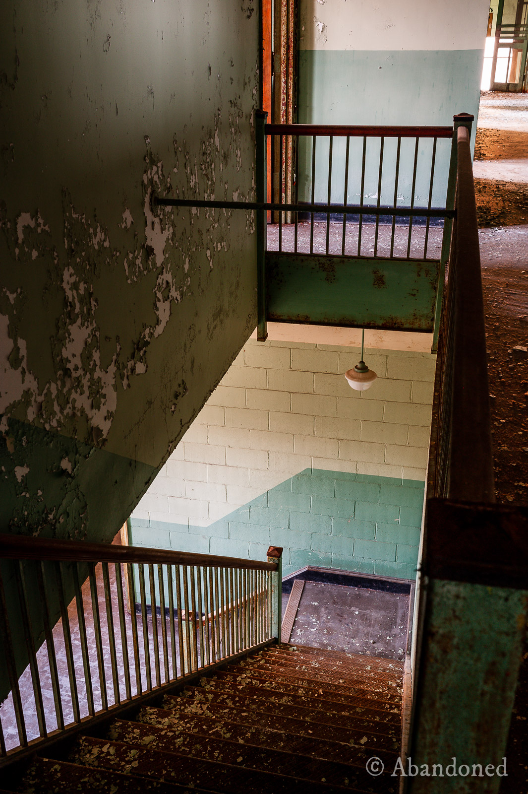 Main Laboratory 706-1 Interior – Mar. 2010 - Abandoned