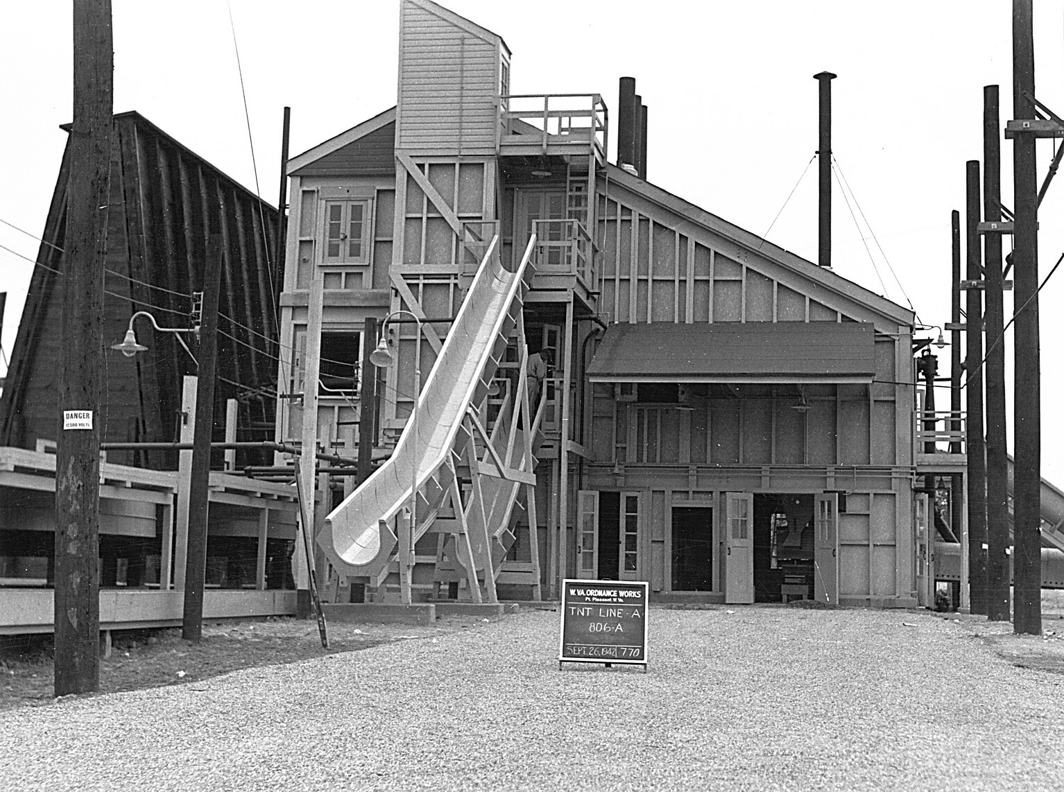 TNT Line A 806A – 1942 - Abandoned