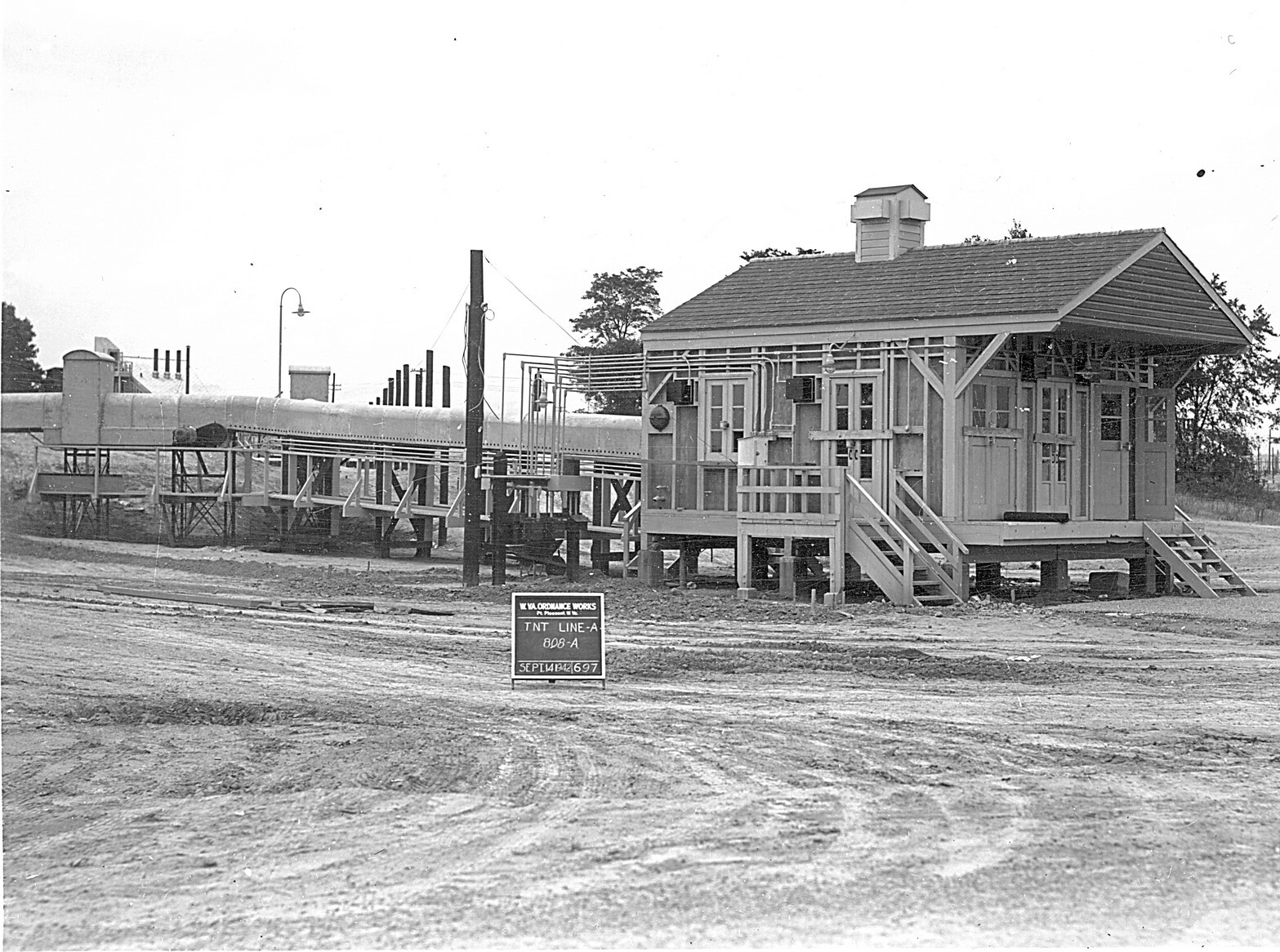 TNT Line A 808A – 1942 - Abandoned