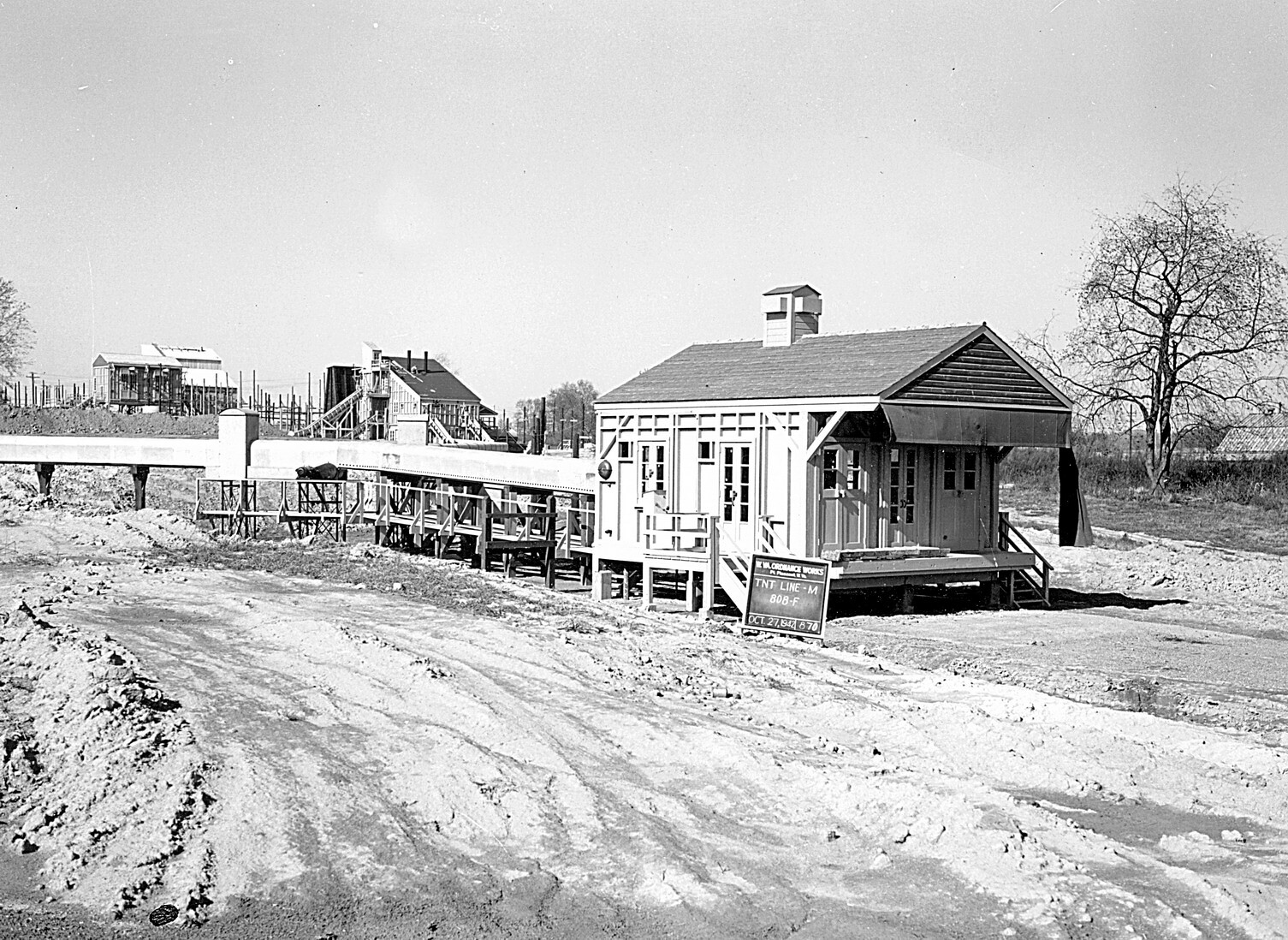 TNT Line M 808F – 1942 - Abandoned