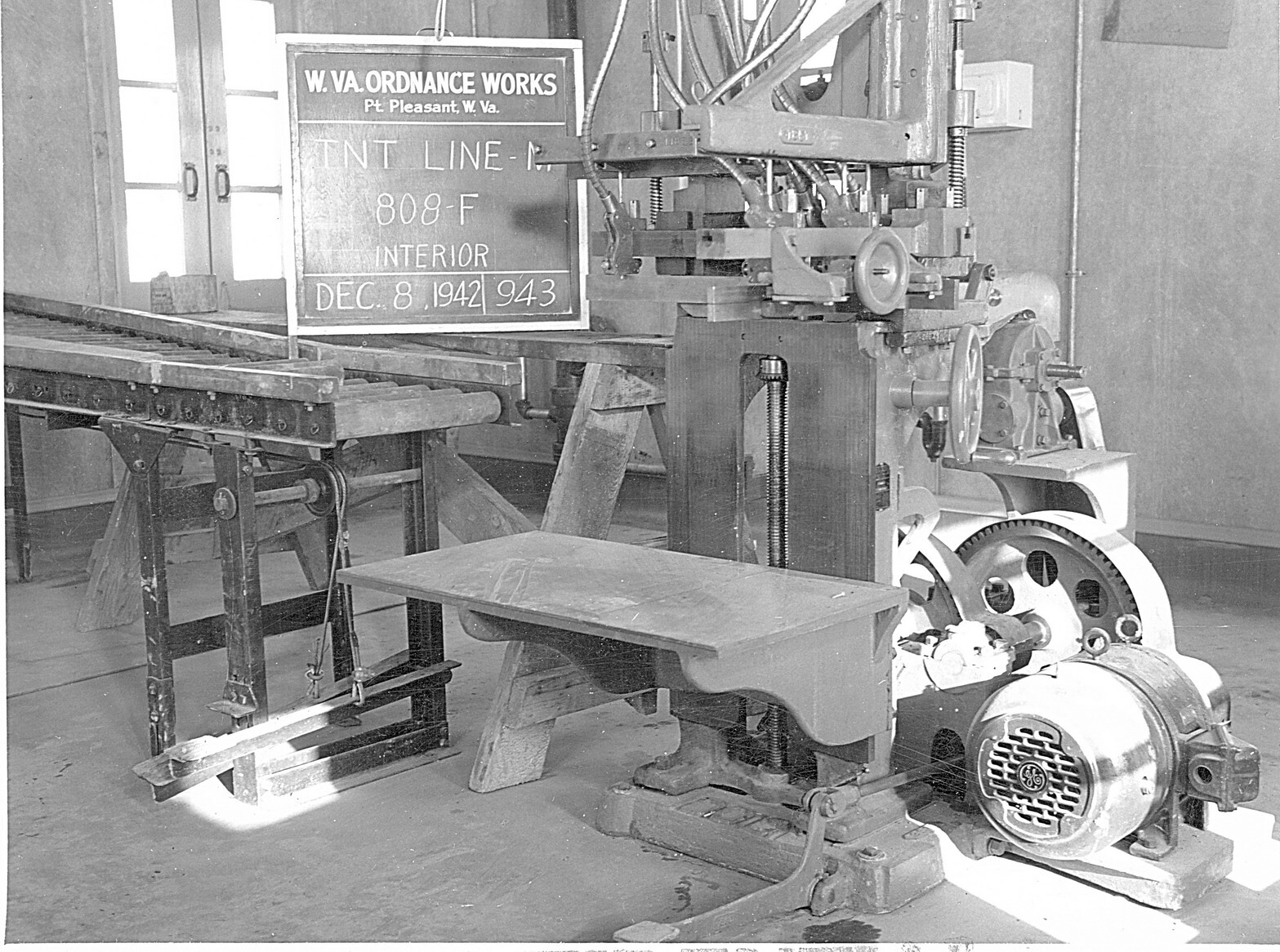 TNT Line M 808F – 1942 - Abandoned